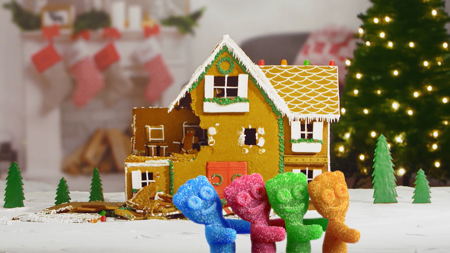 Sour Patch Kids Wreck a Gingerbread House in a 25-Minute Video on ...